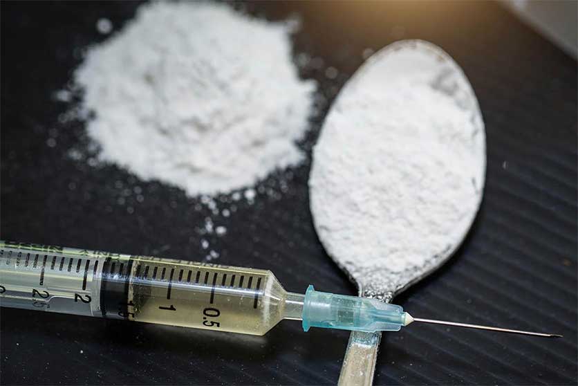 Injecting Oxycodone | Effects, Risks, & Dangers Injecting Oxycodone | Effects, Risks, & Dangers